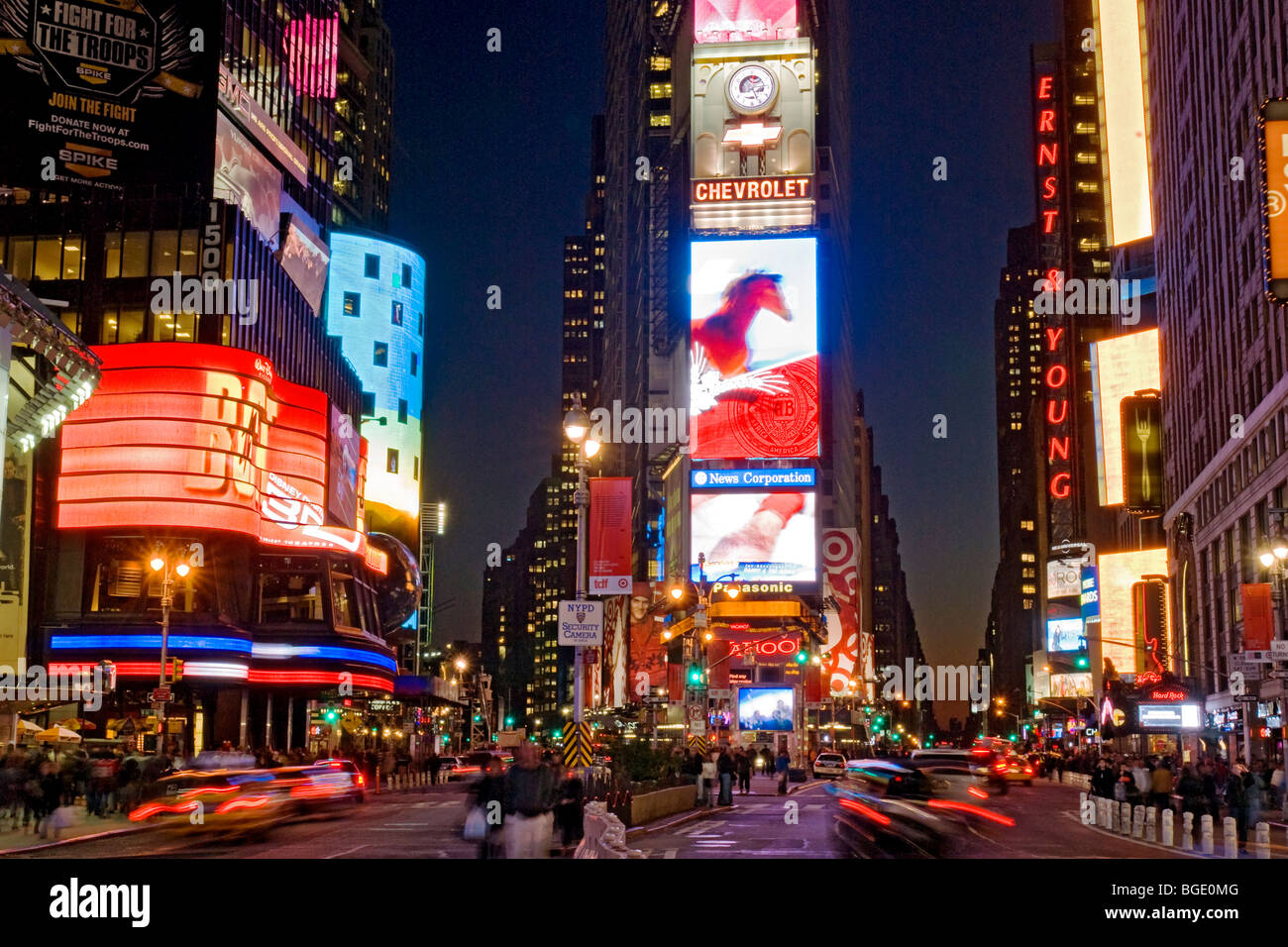 Times Square New York City at Night Photo Stock - Alamy