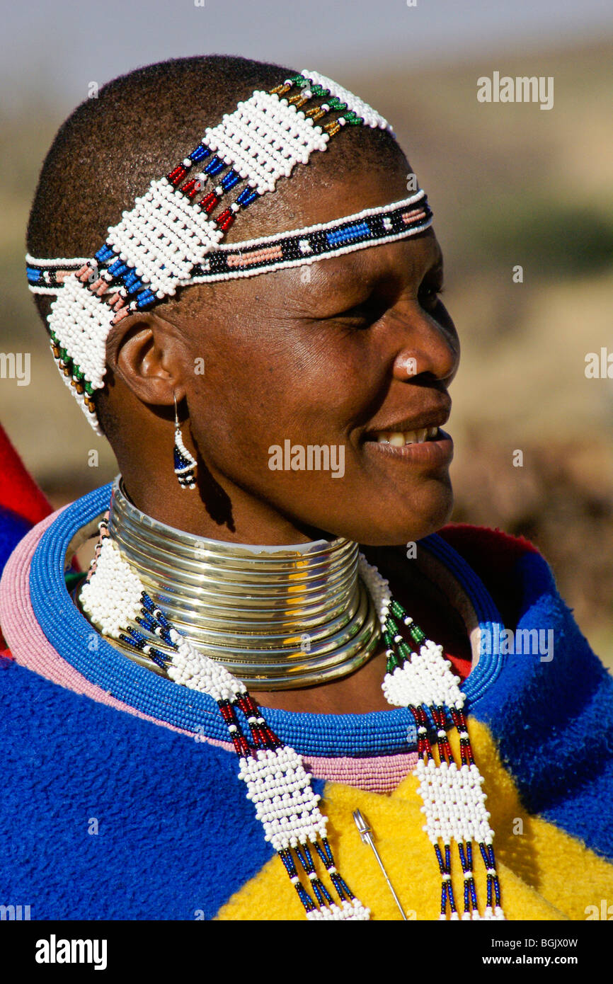 Femme Ndebele, Botshabelo, Afrique du Sud Photo Stock - Alamy