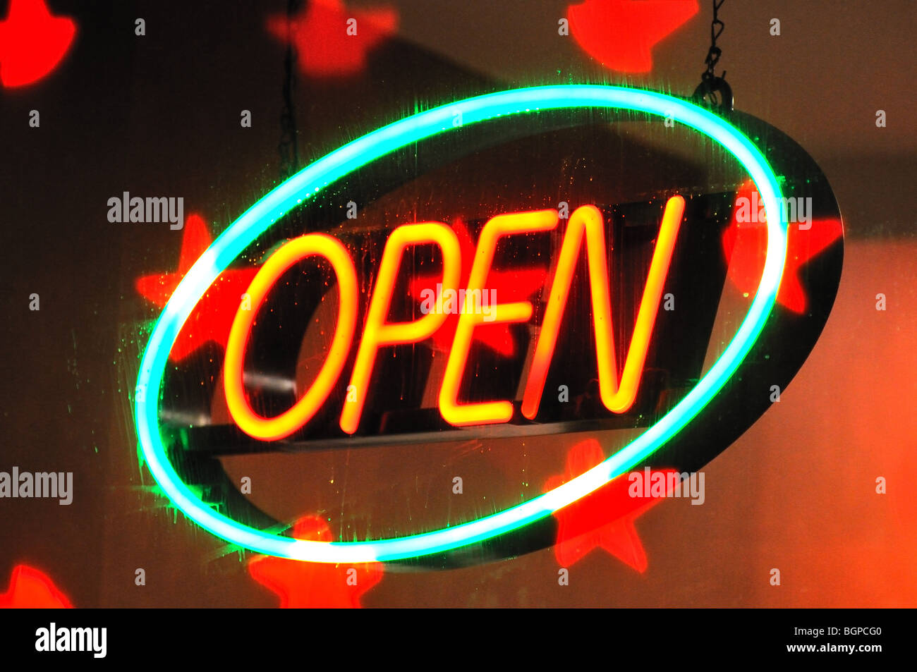 Red neon open sign Banque de photographies et d’images à haute ...