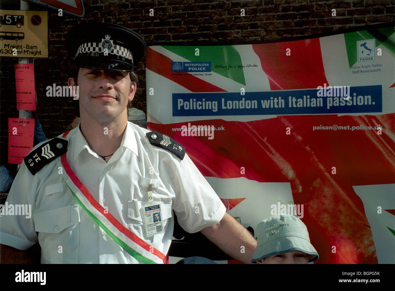 Italian police uniform Banque de photographies et d’images à haute ...