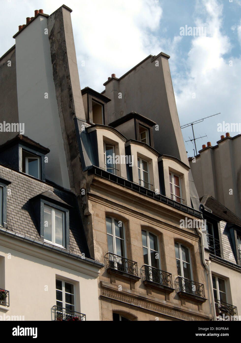 French Mansard Roof Banque d'image et photos - Alamy