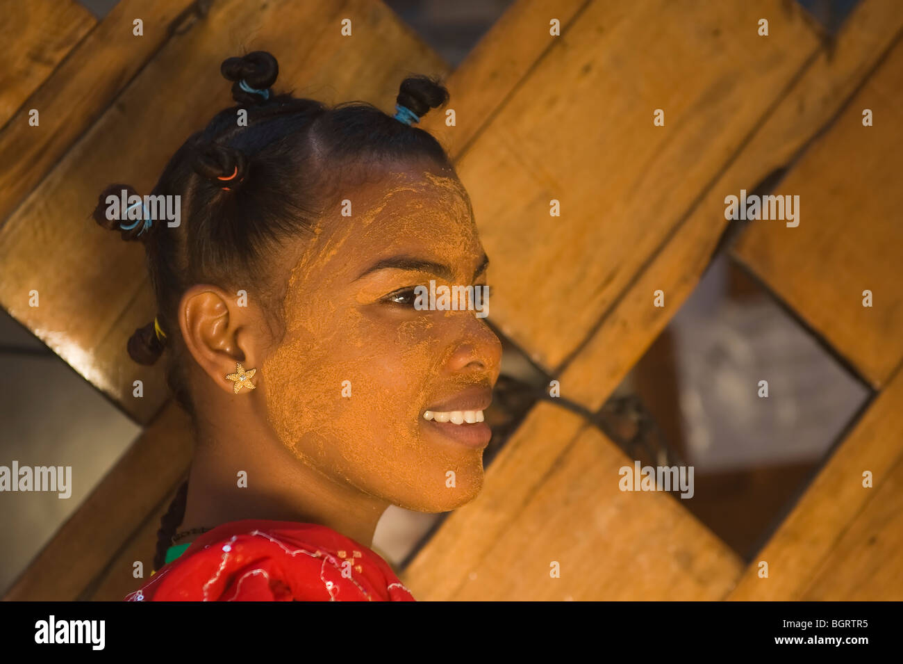 Femme malgache Banque de photographies et d’images à haute résolution ...