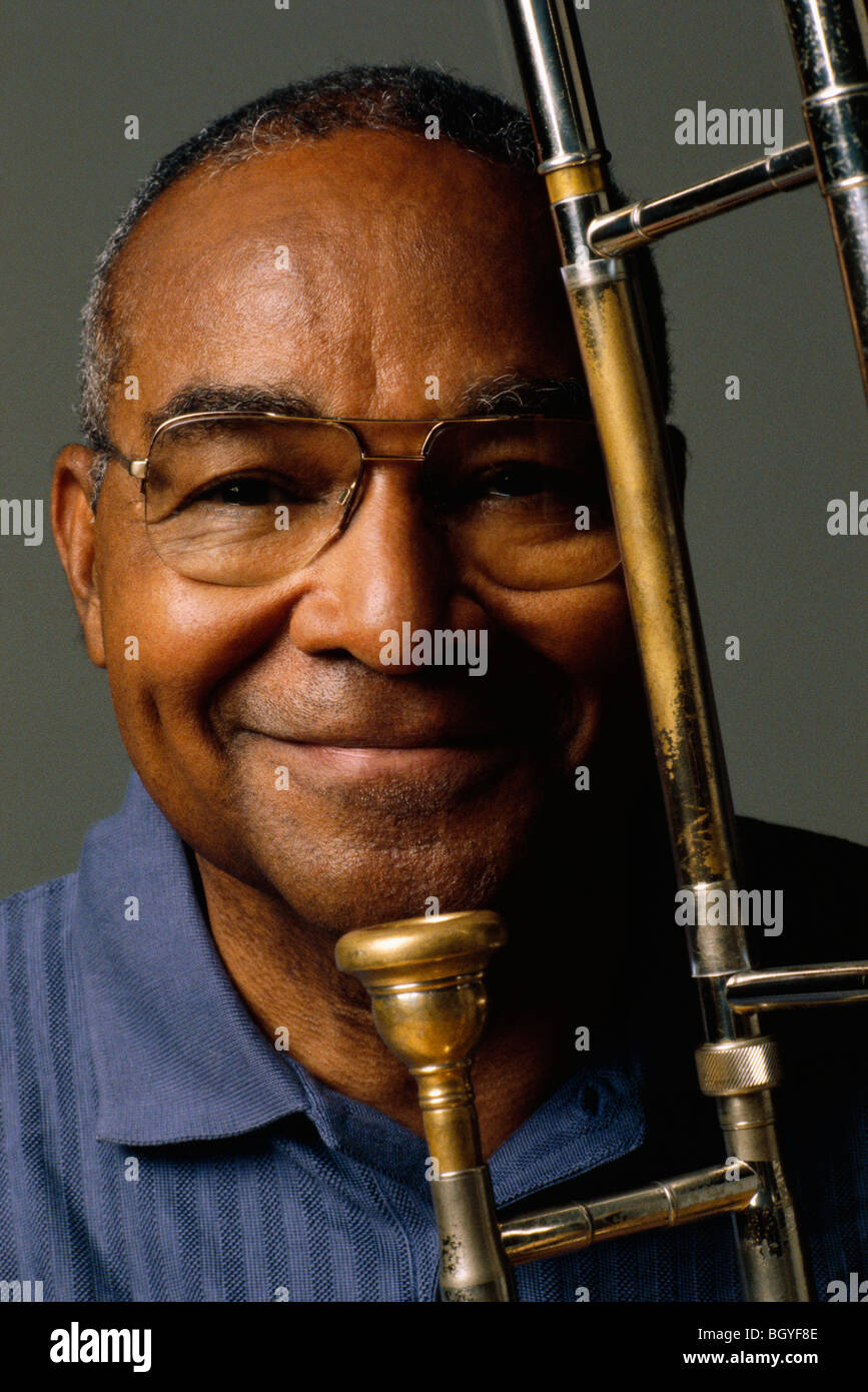 Trumpeter man Banque de photographies et d’images à haute résolution ...