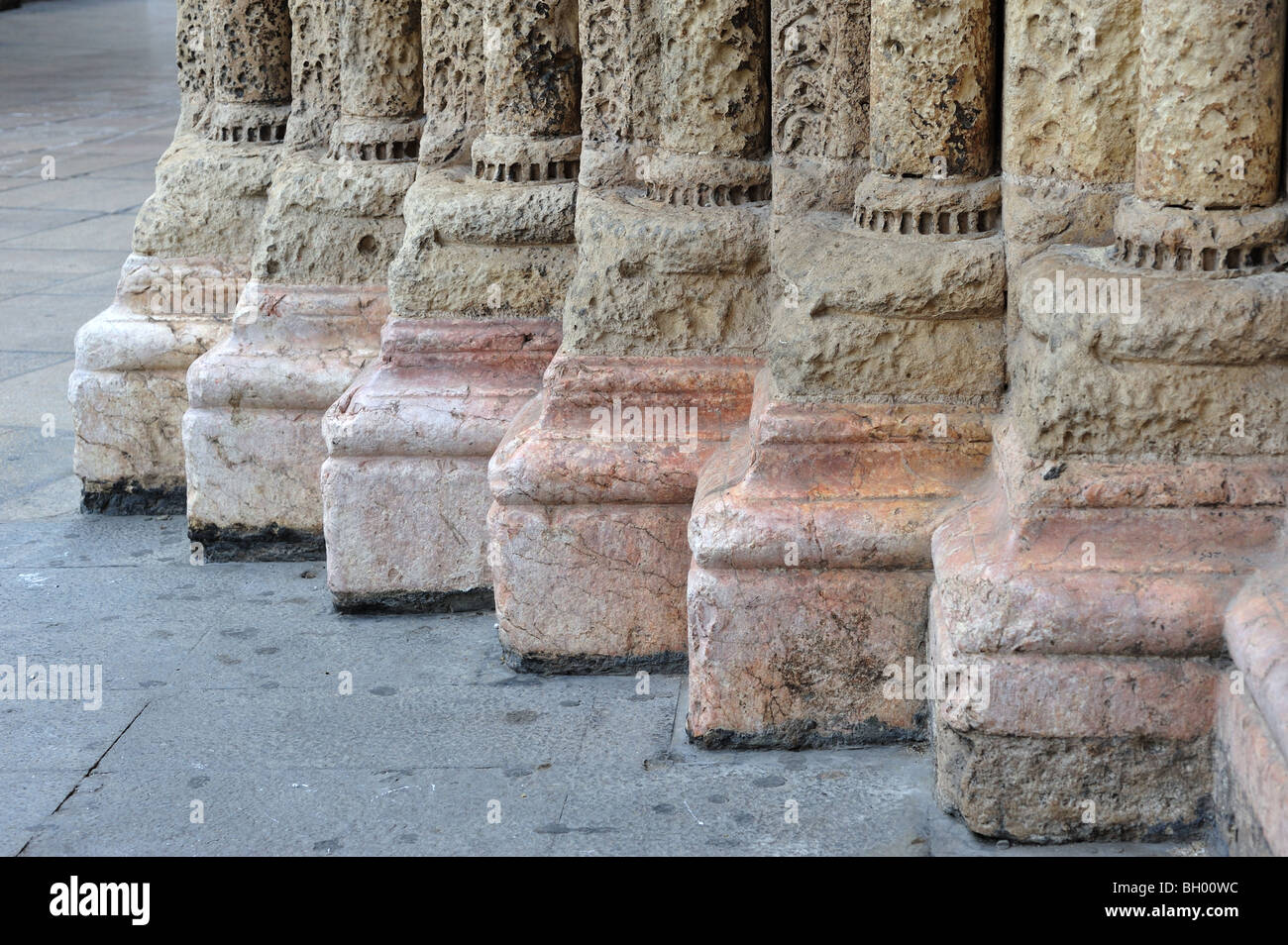 Architecture romane sculpture architecturale Banque d'image et photos ...