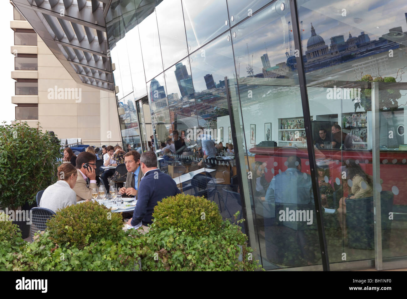 Restaurant skyline Banque de photographies et d’images à haute ...