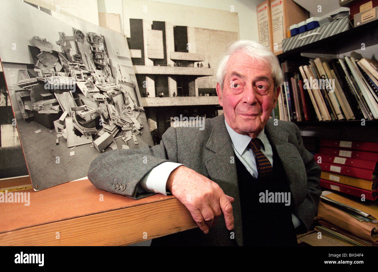 Denys lasdun architect Banque de photographies et d’images à haute ...