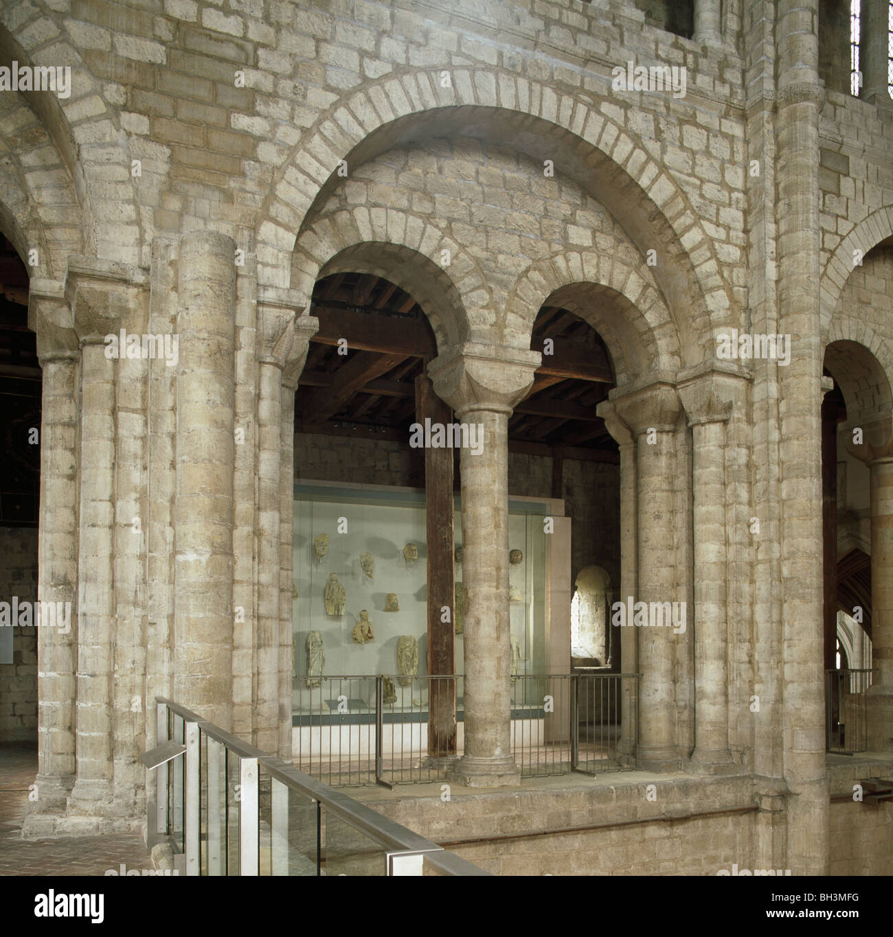 Triforium gallery Banque de photographies et d’images à haute ...