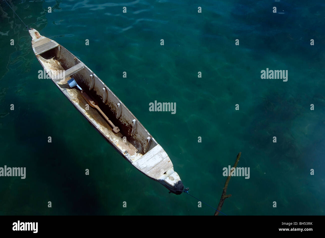 Bateau simple bateaux en bois Banque de photographies et d’images à ...