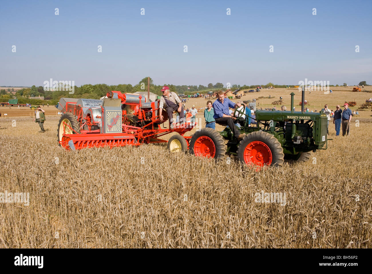 Massey harris harvester Banque de photographies et d’images à haute ...