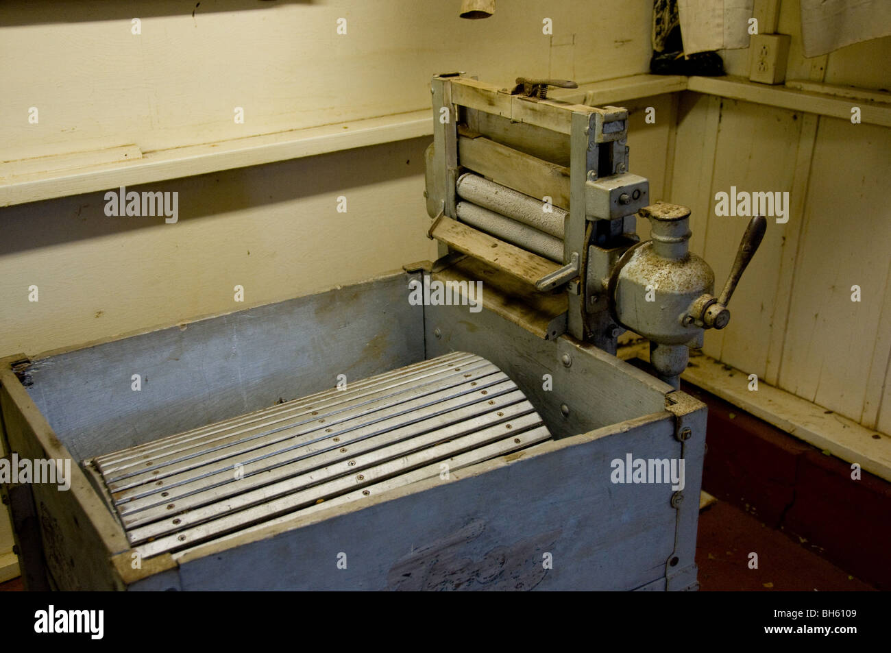 Vieille machine à laver essoreuse Banque de photographies et d’images à ...