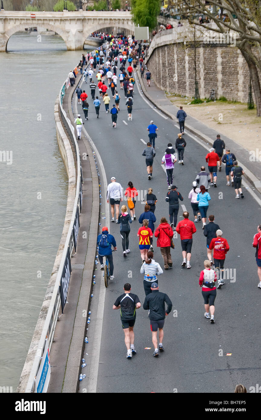 Marathon de Paris France Photo Stock - Alamy