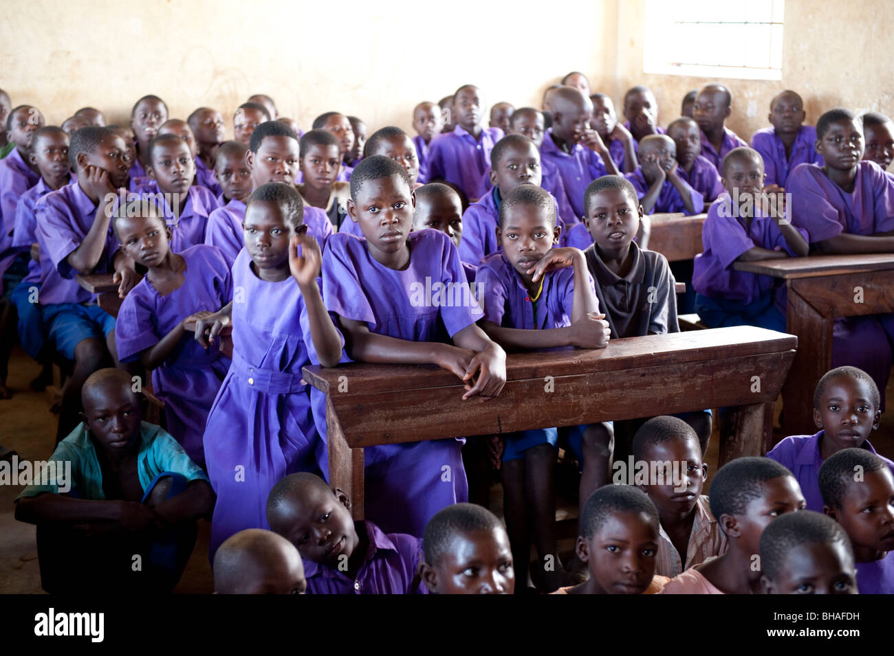 Niños de la escuela de uganda Banque de photographies et d’images à ...