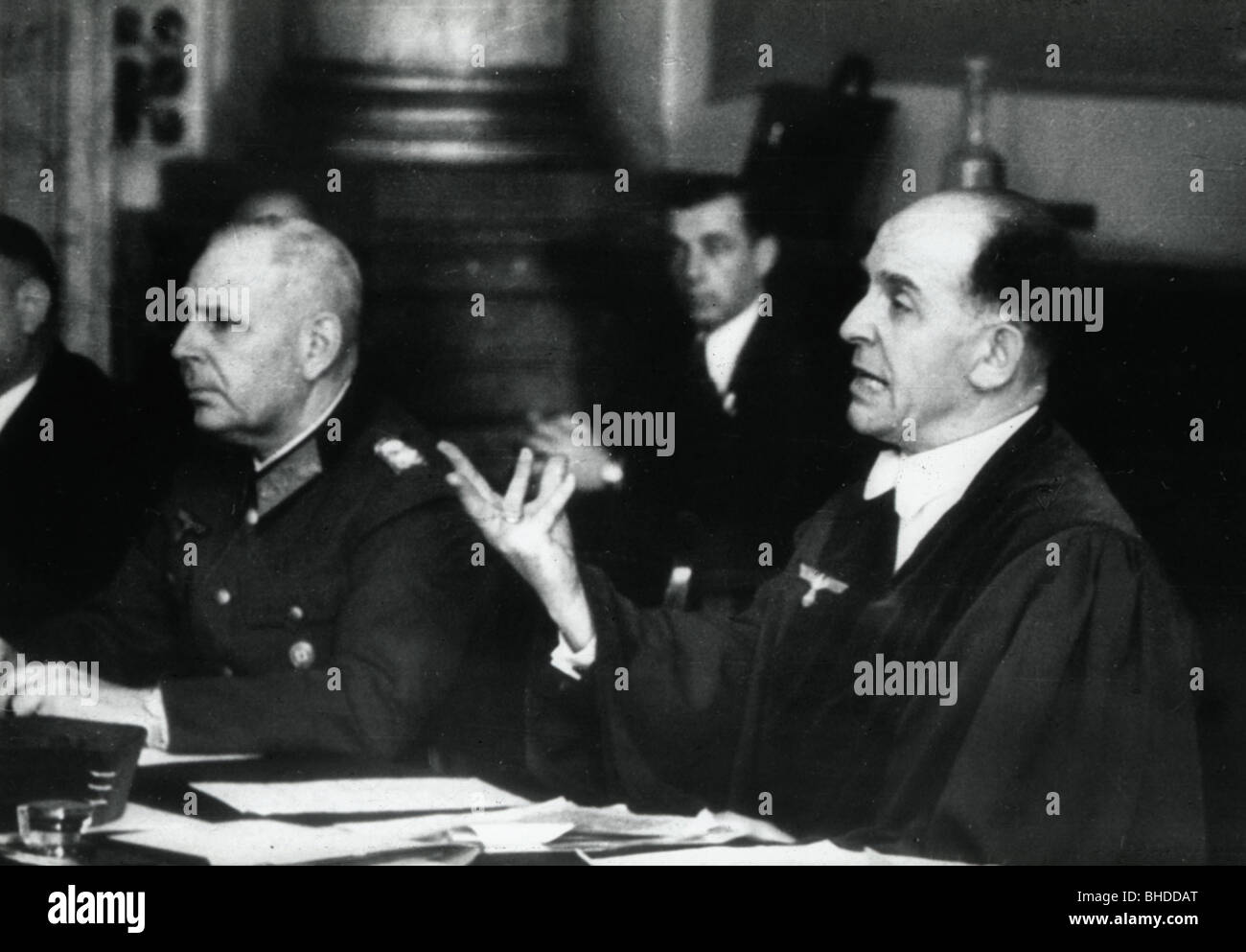 Roland freisler peoples court Banque de photographies et d’images à ...