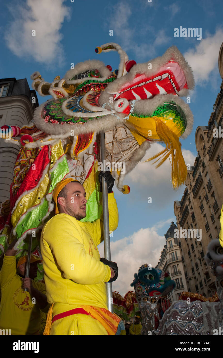 Paris, France, l'homme célèbre 'Nouvel an chinois' défilé de carnaval ...