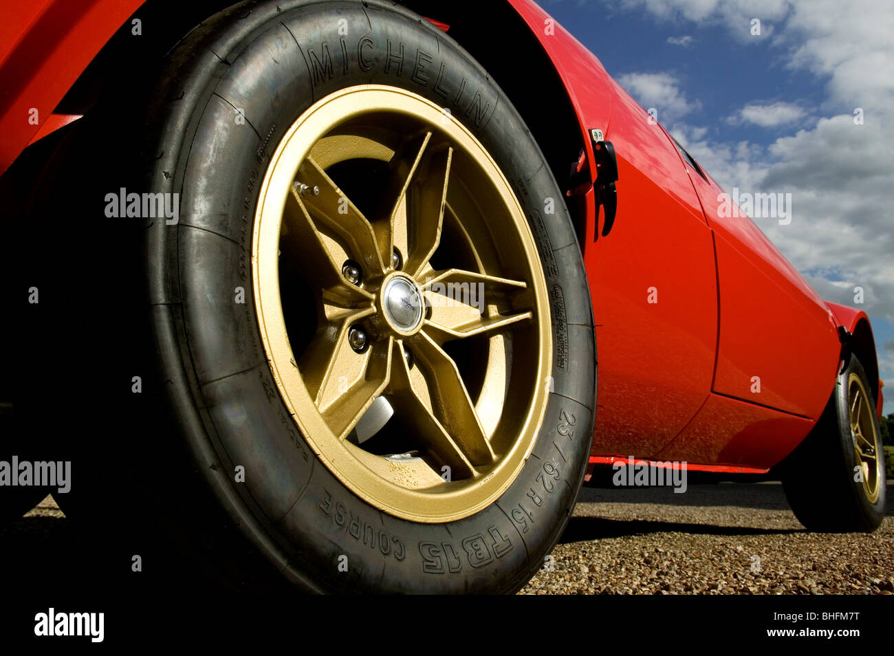 Car alloy wheel Banque de photographies et d’images à haute résolution ...
