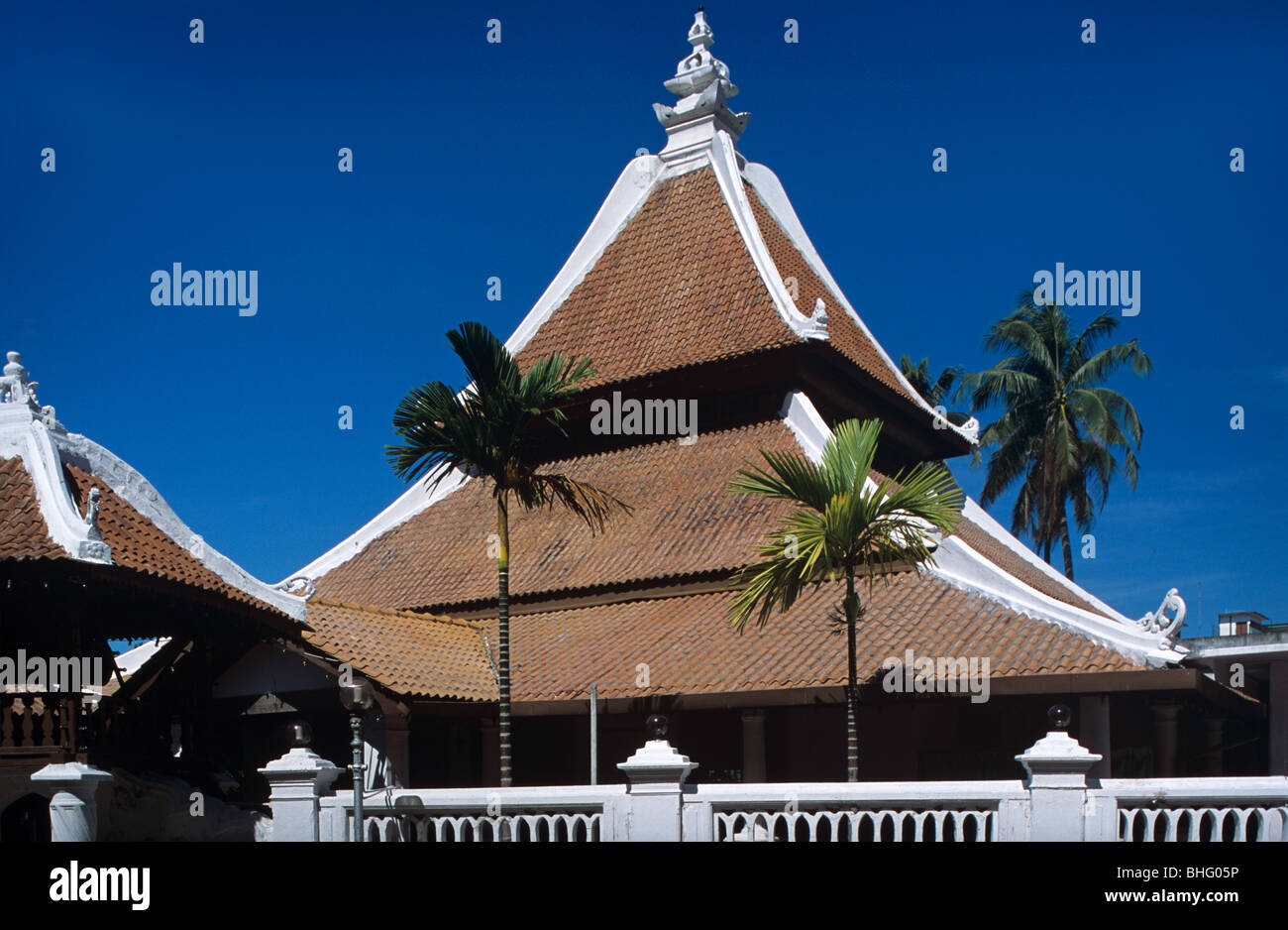 Toit étagé de la mosquée Masjid Kampung Hulu (1720-1728), mosquée ...