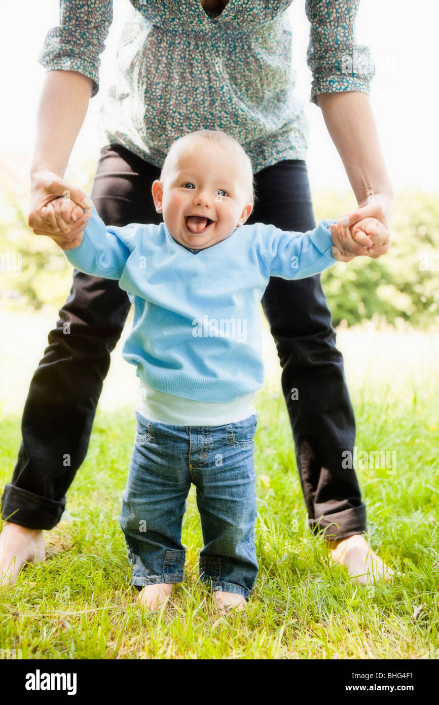 Babys premiers pas Banque de photographies et d’images à haute ...