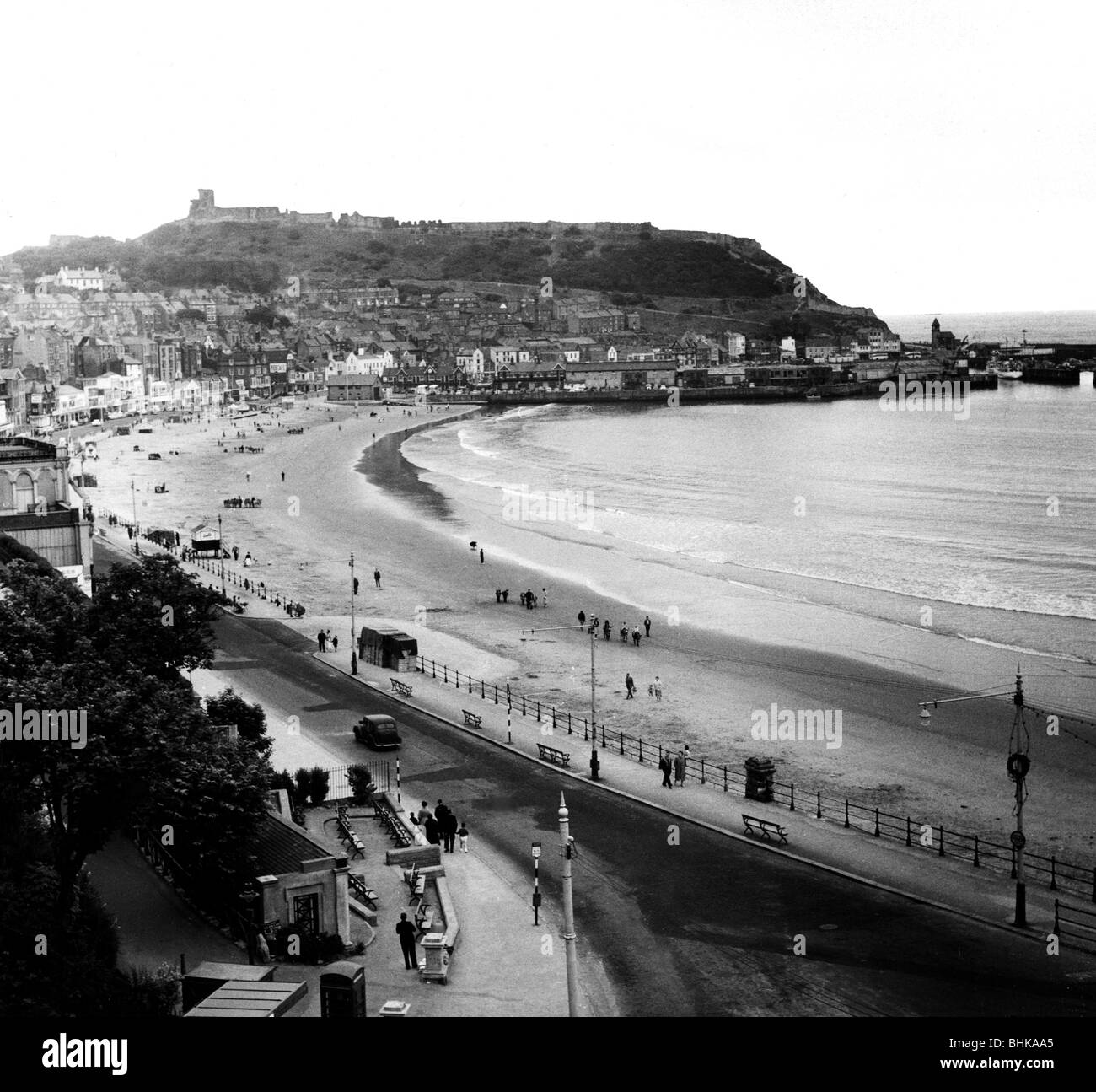 Promenade et plage de scarborough Banque de photographies et d’images à ...