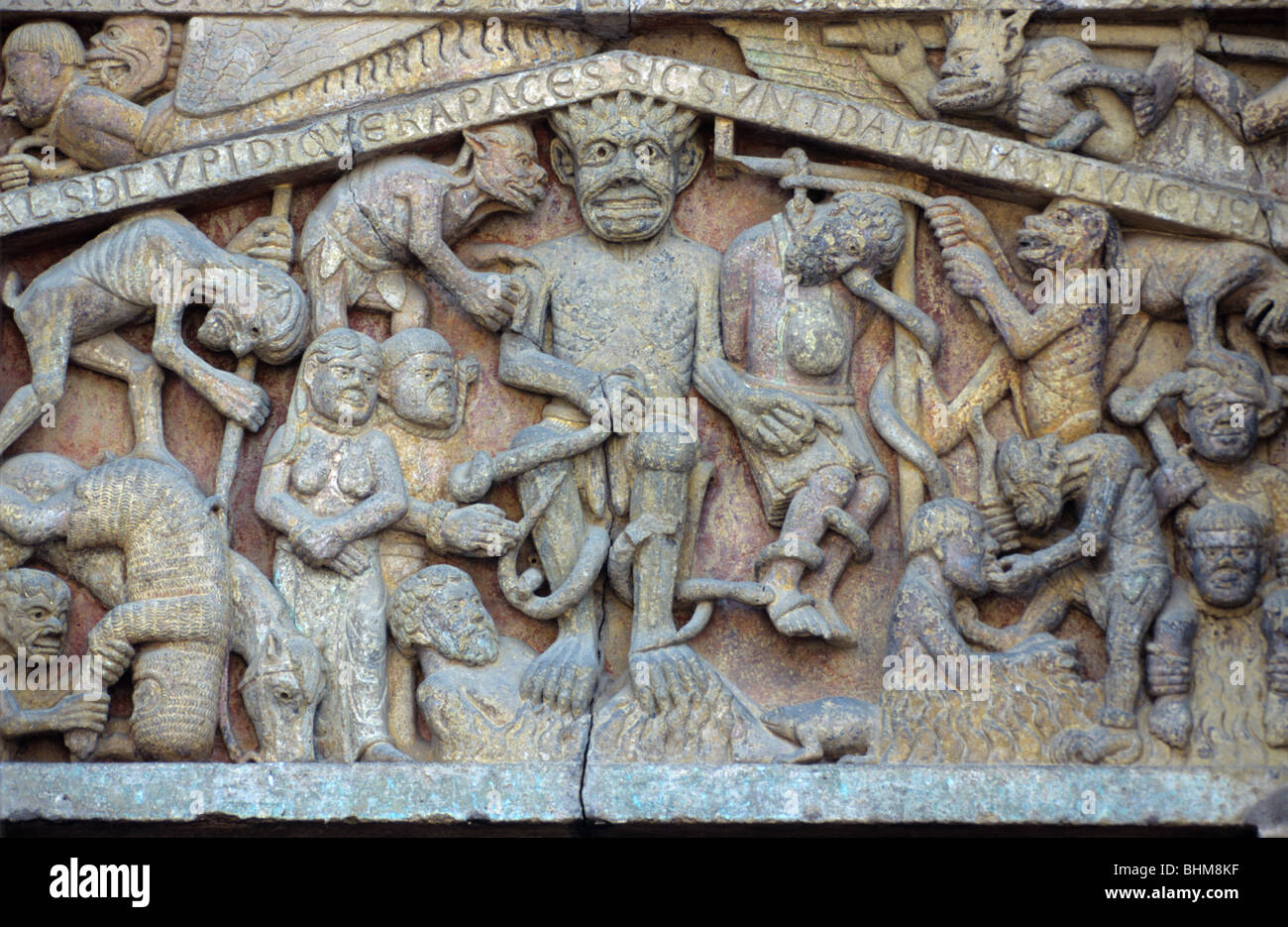 Satan ou le diable et le chaos de l'Enfer, c12th sculpture romane ...
