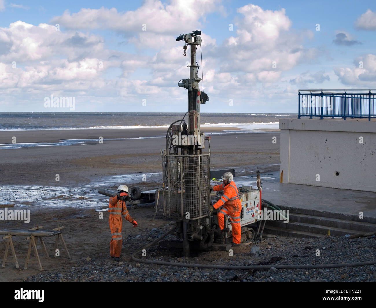 Core drilling pour étude de sol pour les fondations d'un nouveau mur de ...