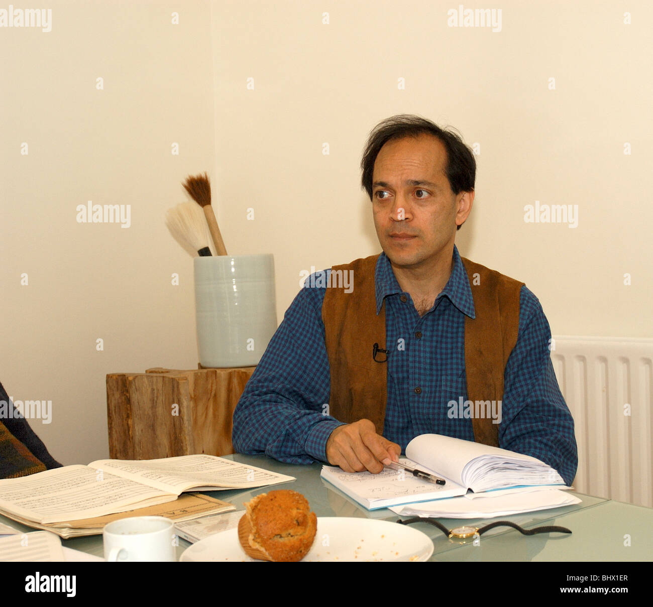 Vikram seth Banque de photographies et d’images à haute résolution - Alamy