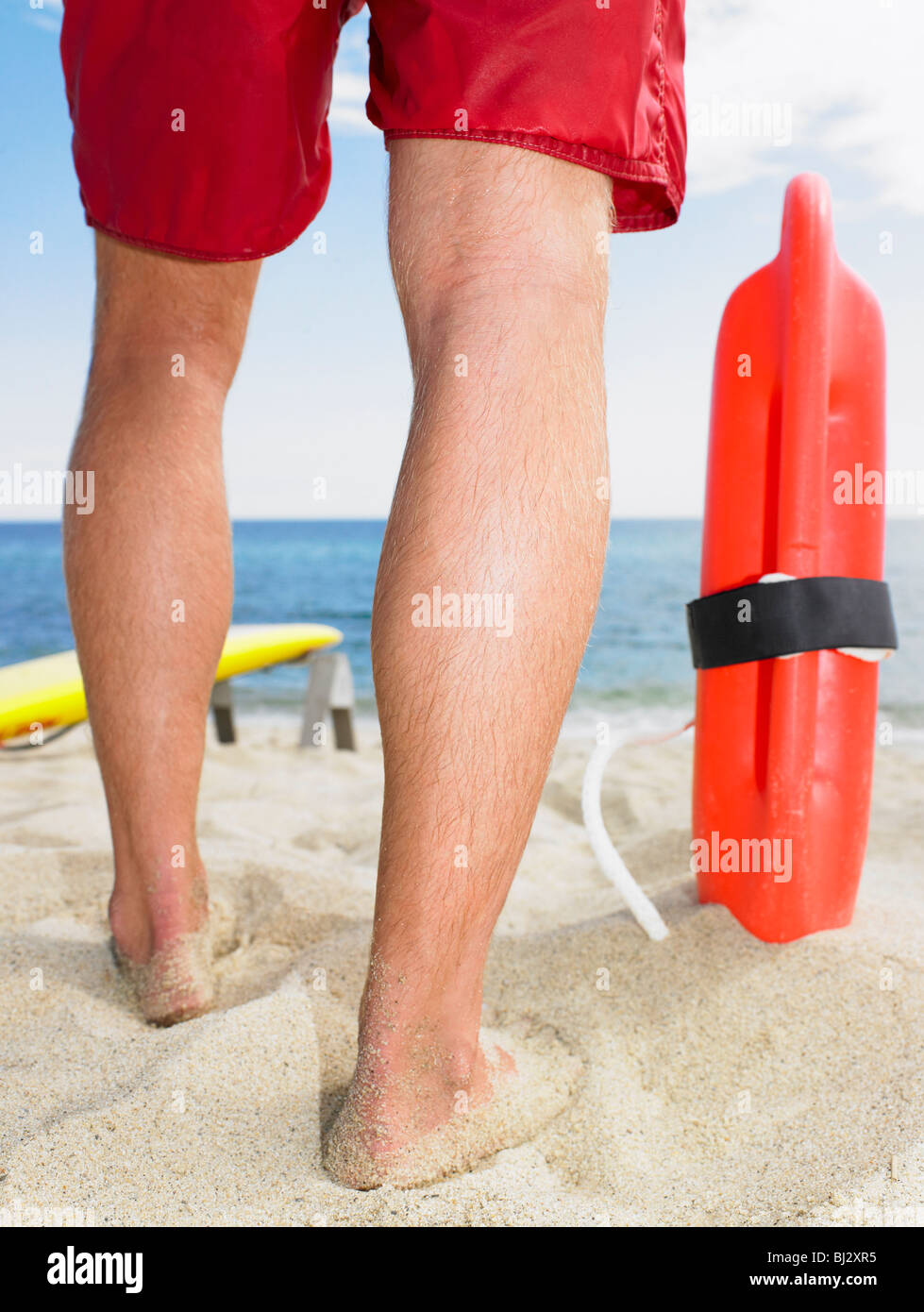 Lifeguard rear view Banque de photographies et d’images à haute ...