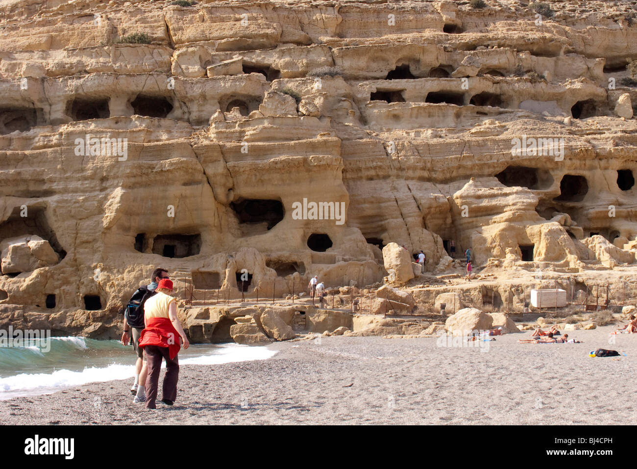 Grotte préhistorique de logements à Matala, Crète, Grèce, Europe Photo ...