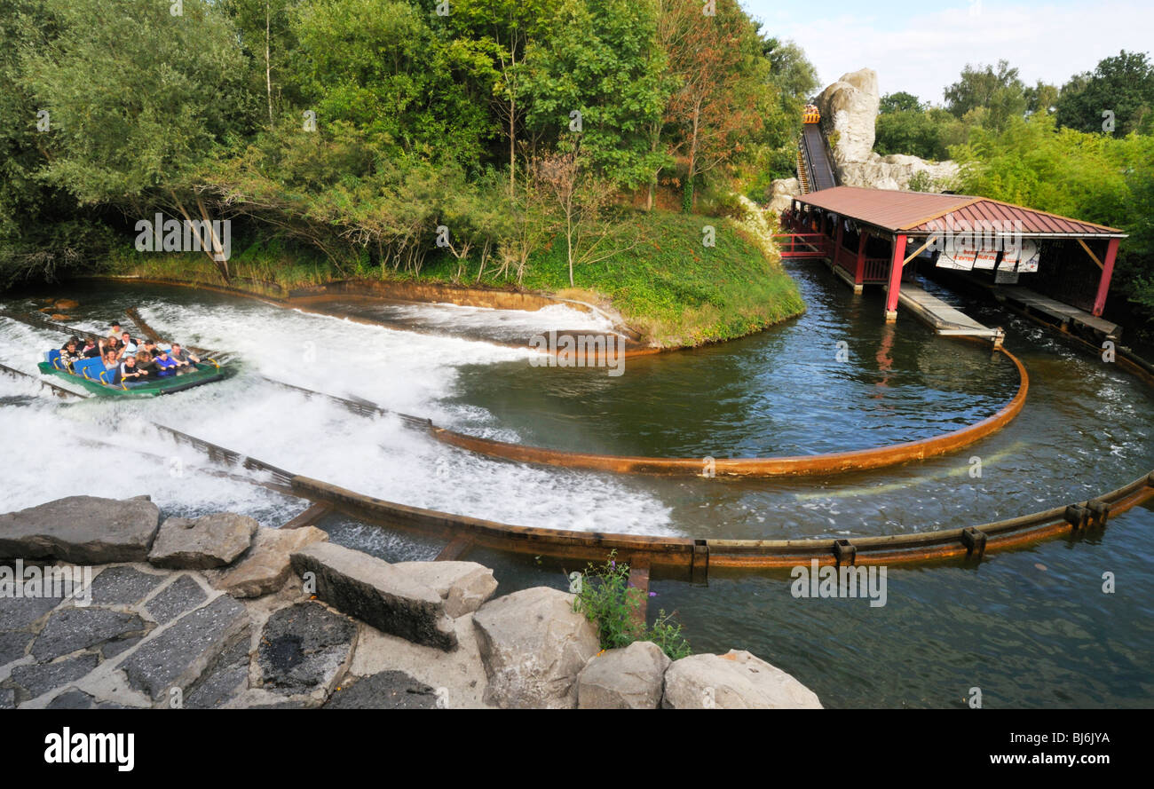 Grand splash au Parc Astérix, France Photo Stock - Alamy
