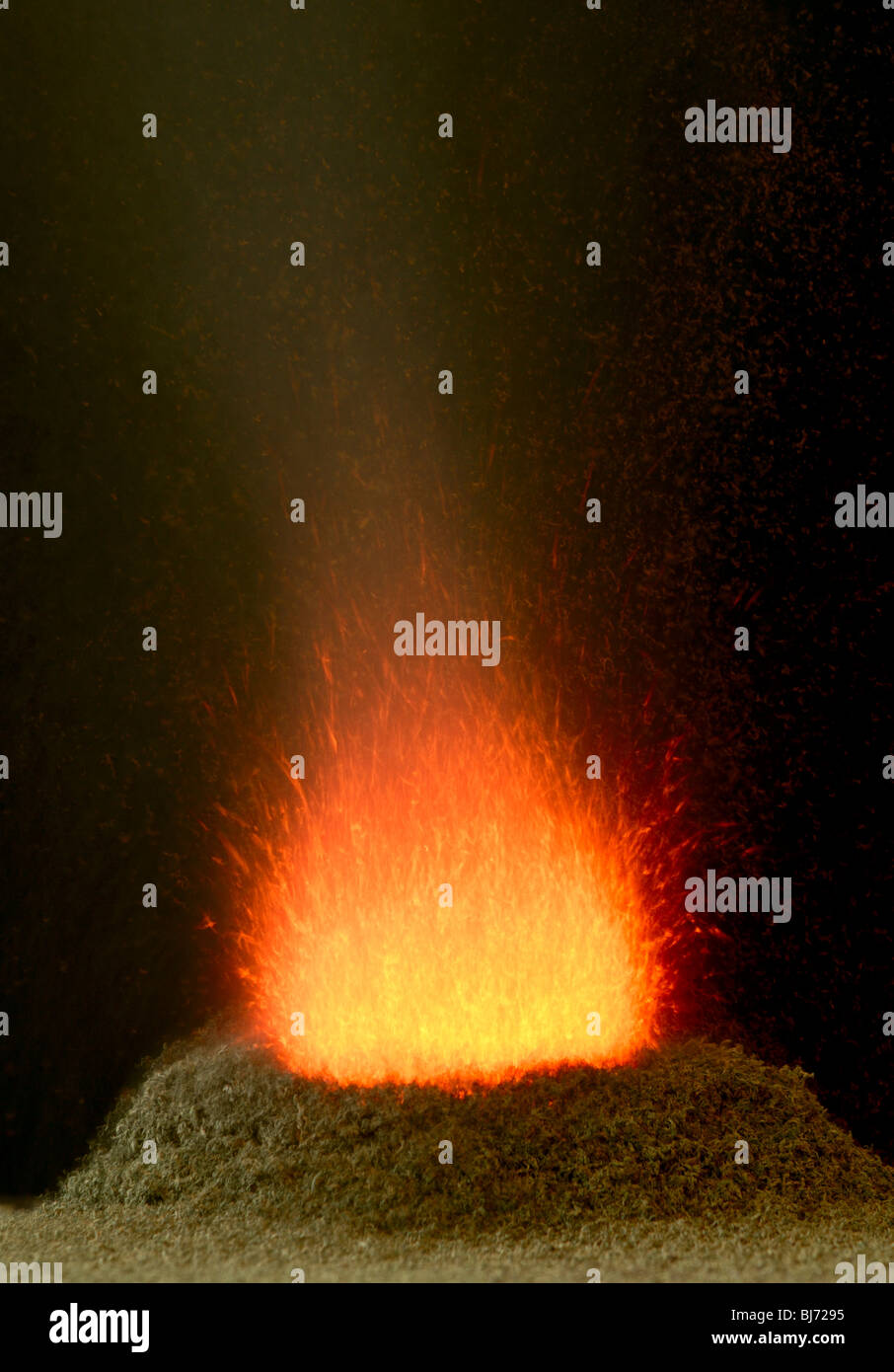 Chemical explosion Banque de photographies et d’images à haute ...