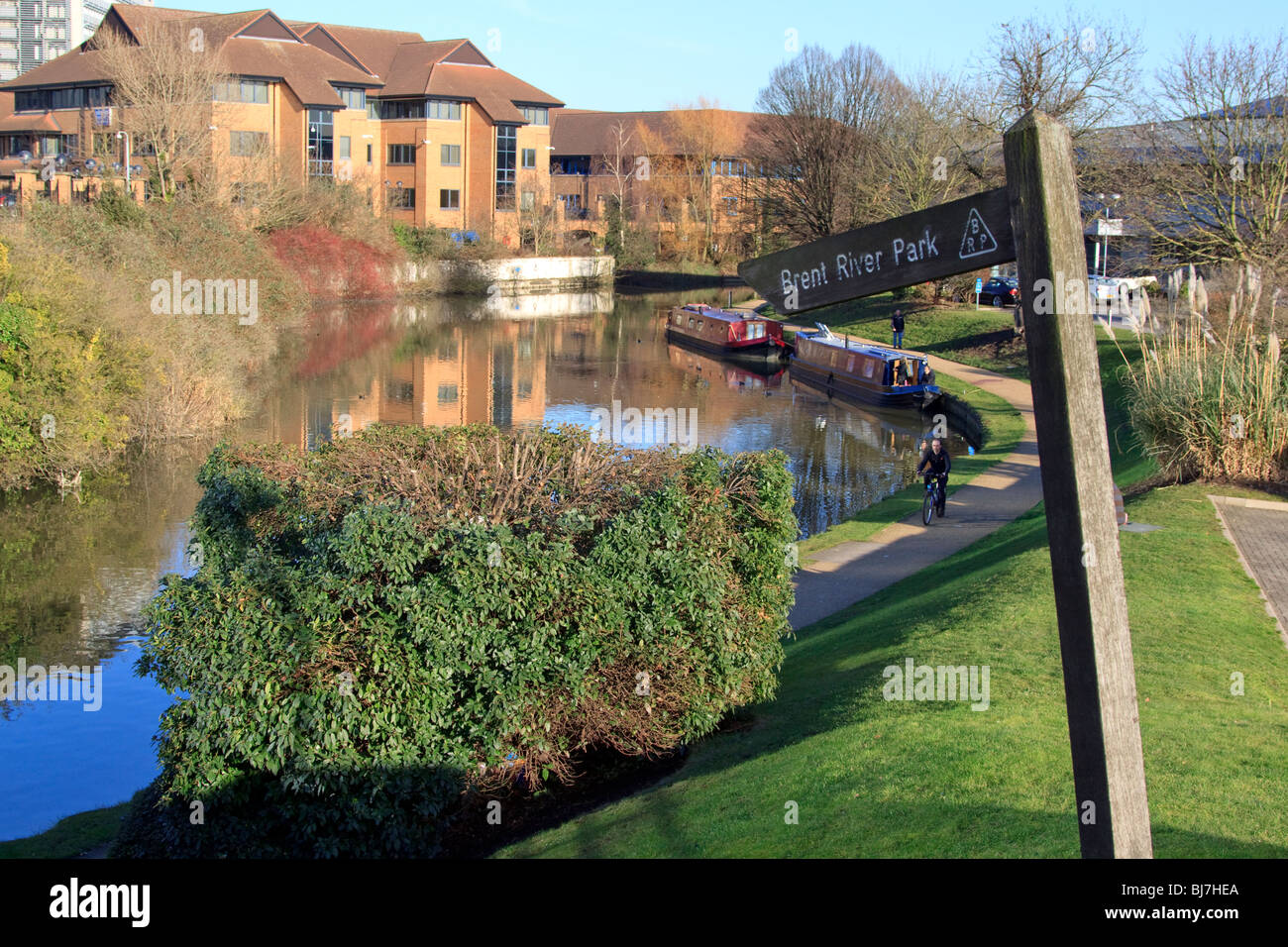 Chemin de halage sur grand union canal Banque de photographies et d ...