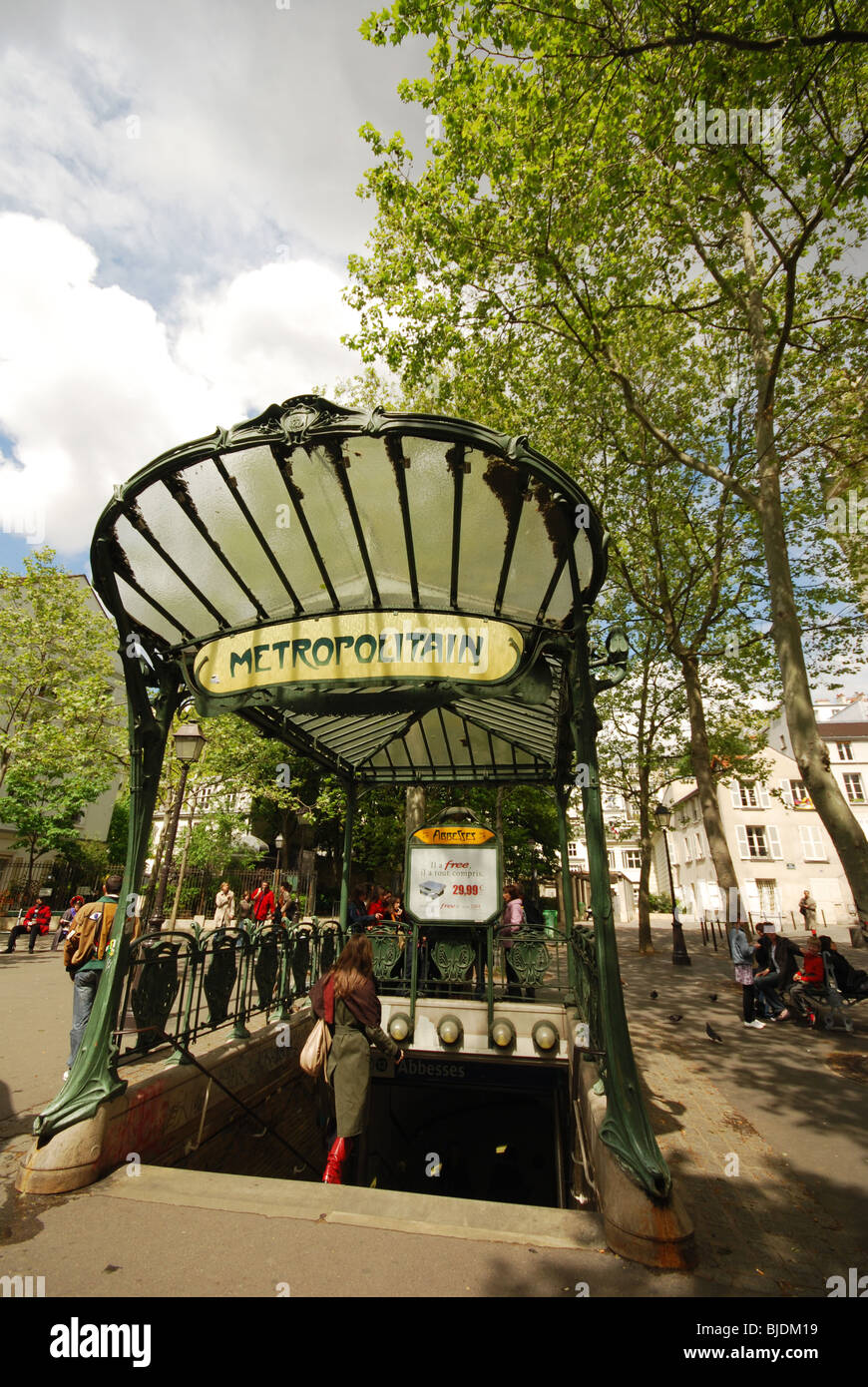 Entrée de la station de métro Abbesses, Paris France Photo Stock - Alamy