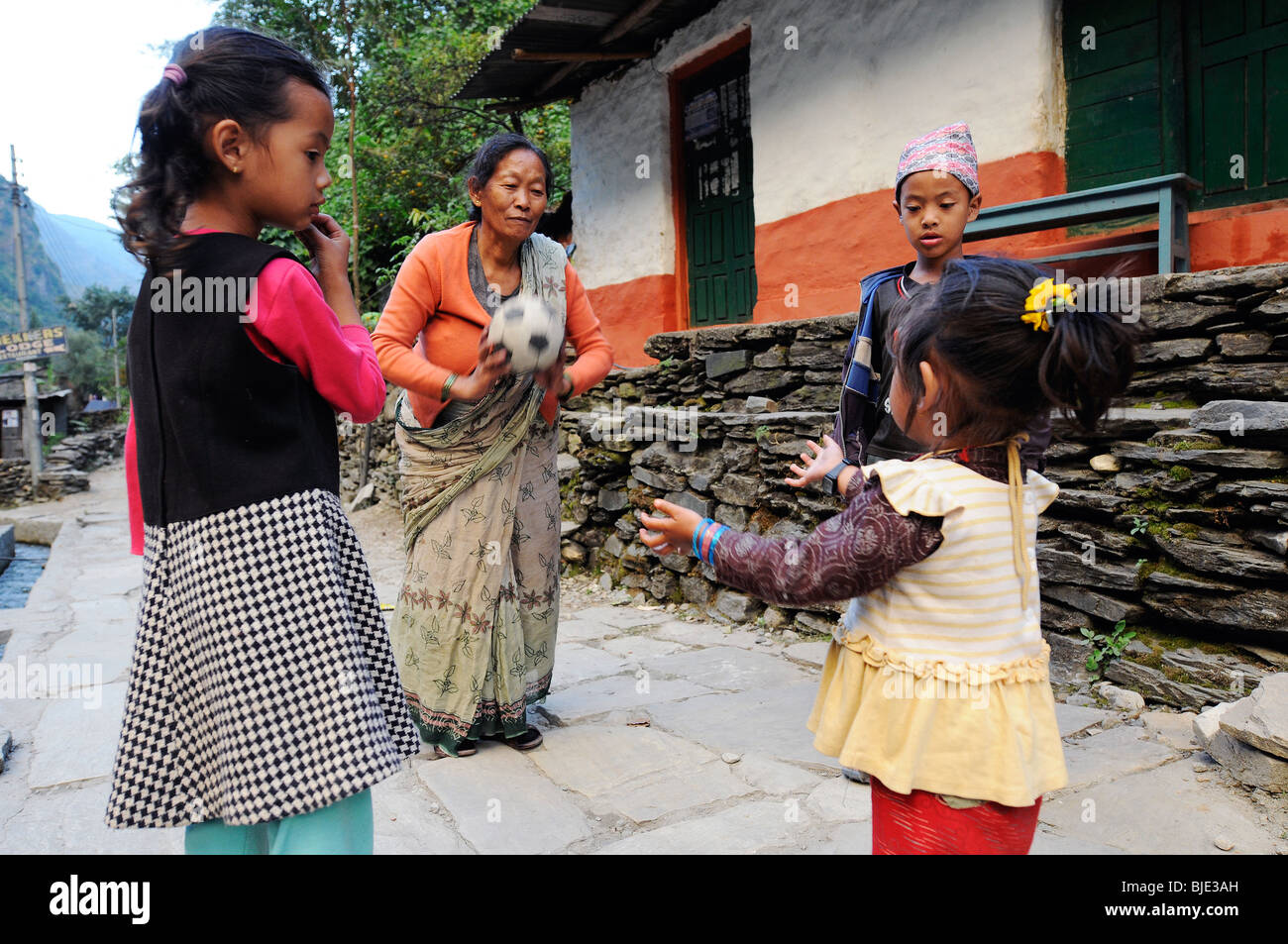 Tatopani nepal Banque de photographies et d’images à haute résolution ...