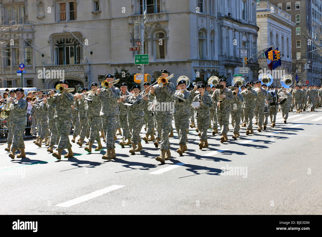 Trombone militaire band Banque de photographies et d’images à haute ...