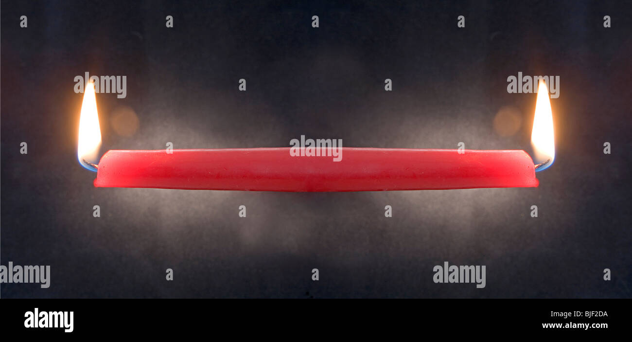 Brûler la bougie aux deux bouts Banque de photographies et d’images à ...