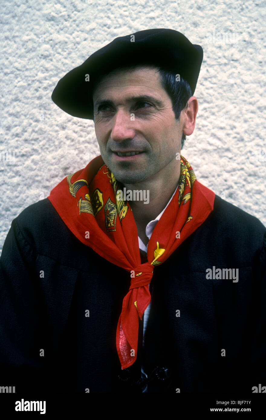 1, l'un Basque français, français, l'homme, l'homme, portant béret noir ...