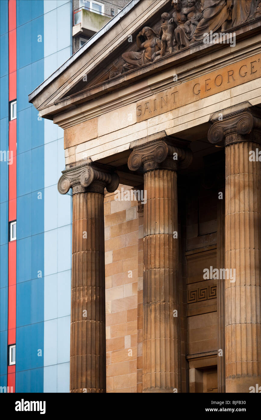 Modern and classical architecture Banque de photographies et d’images à ...