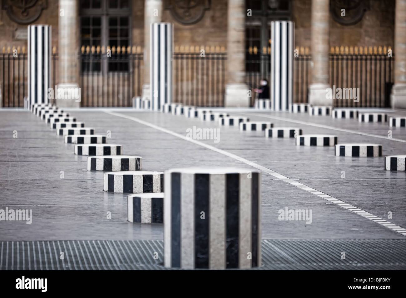 Colonne de daniel buren Banque de photographies et d’images à haute ...