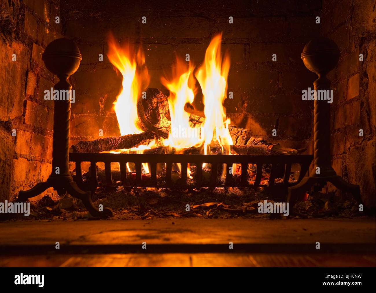 Feu de cheminée Banque de photographies et d’images à haute résolution ...