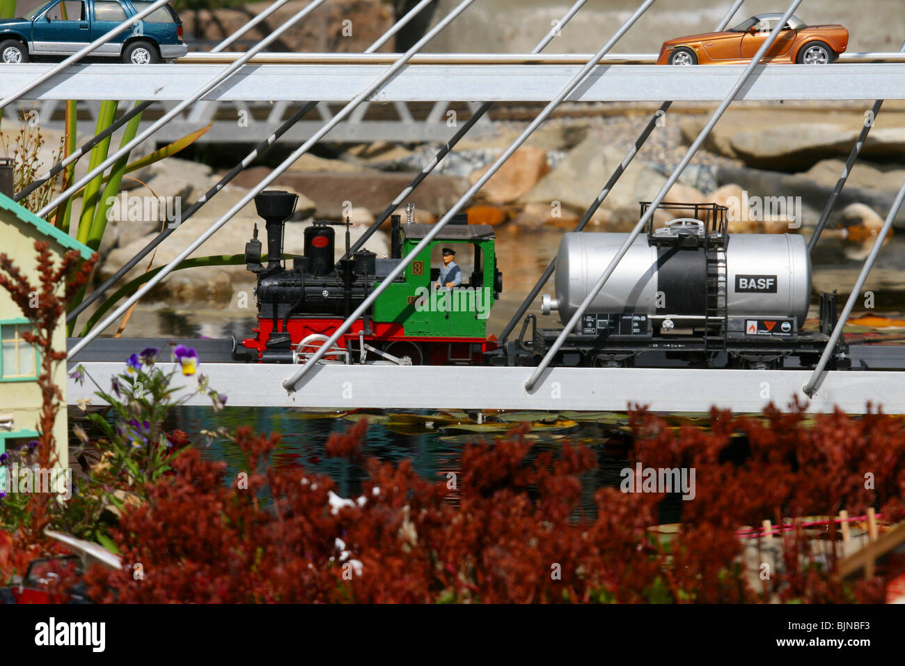 Voitures de train rouges Banque de photographies et d’images à haute ...