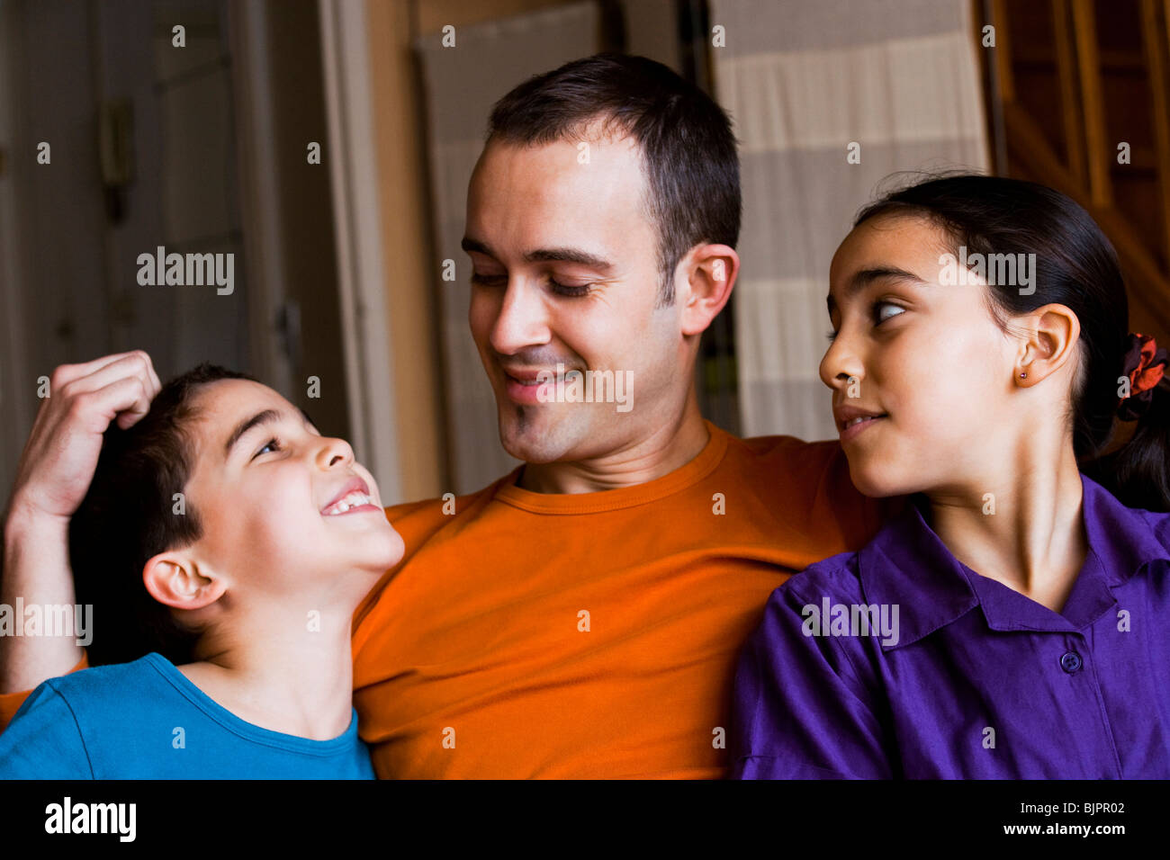 Le Père Avec Son Fils Et Sa Fille Photo Stock Alamy