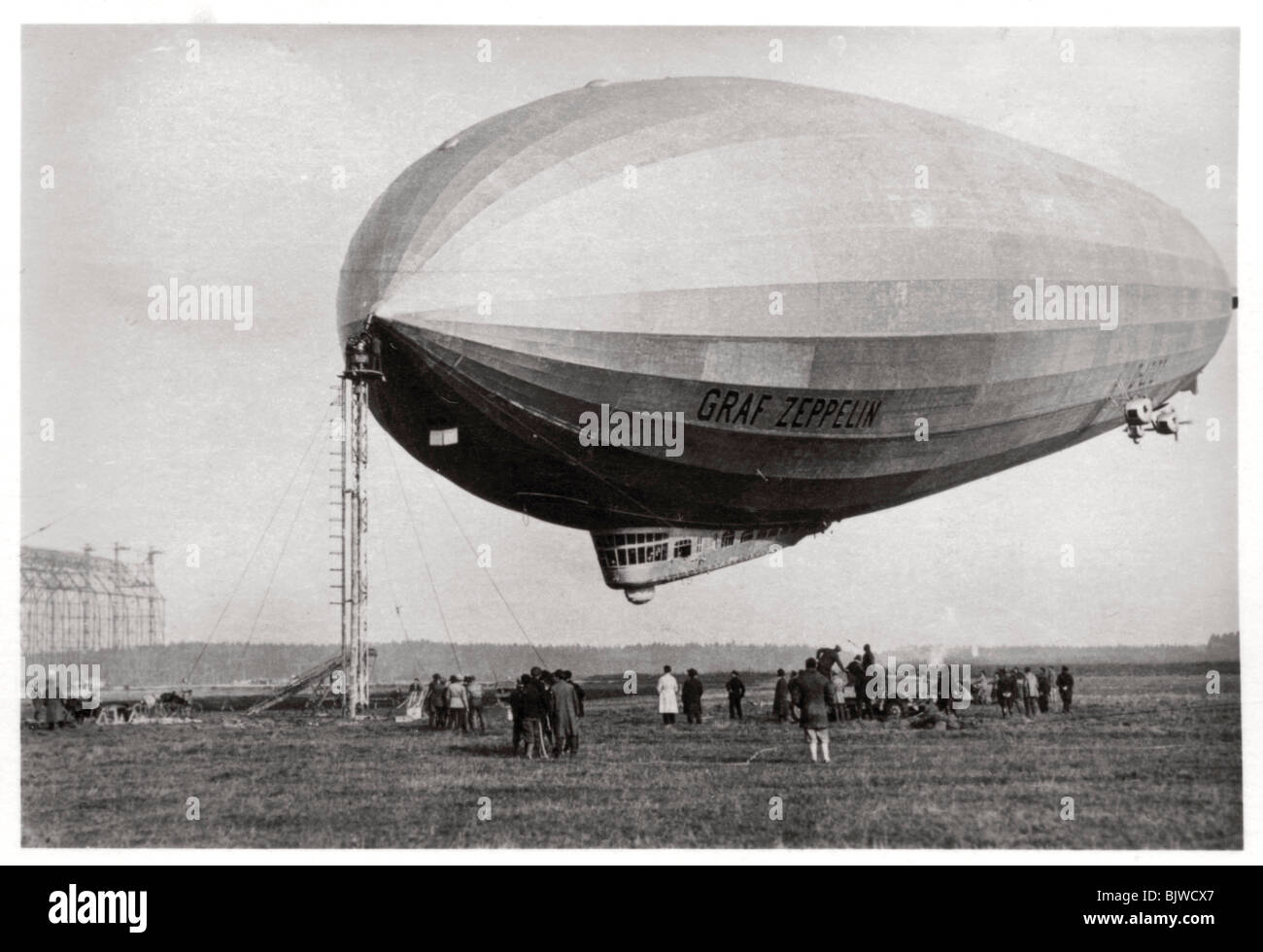 Dirigeable graf zeppelin Banque de photographies et d’images à haute ...