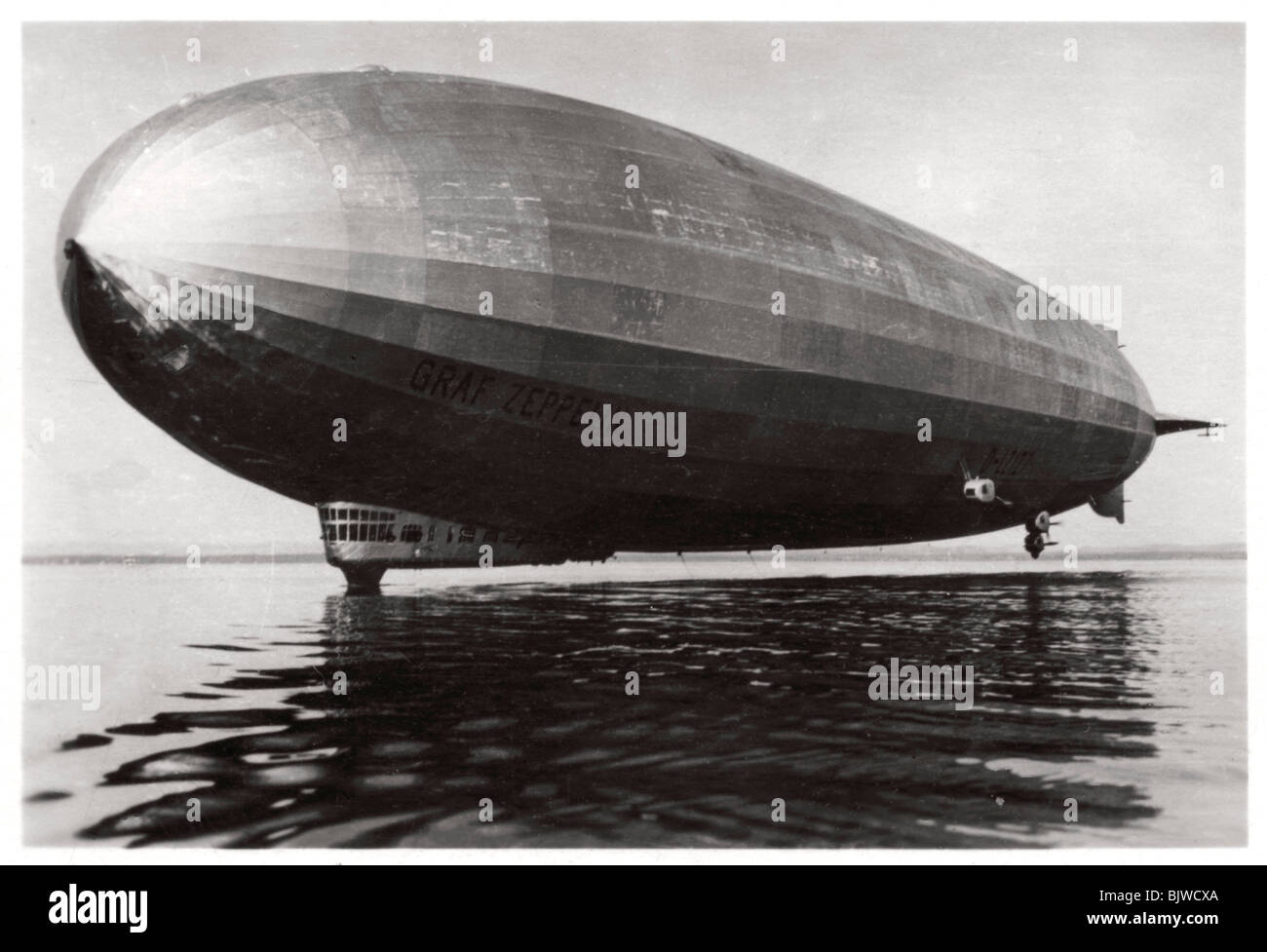 Zeppelin dirigeable Banque de photographies et d’images à haute ...