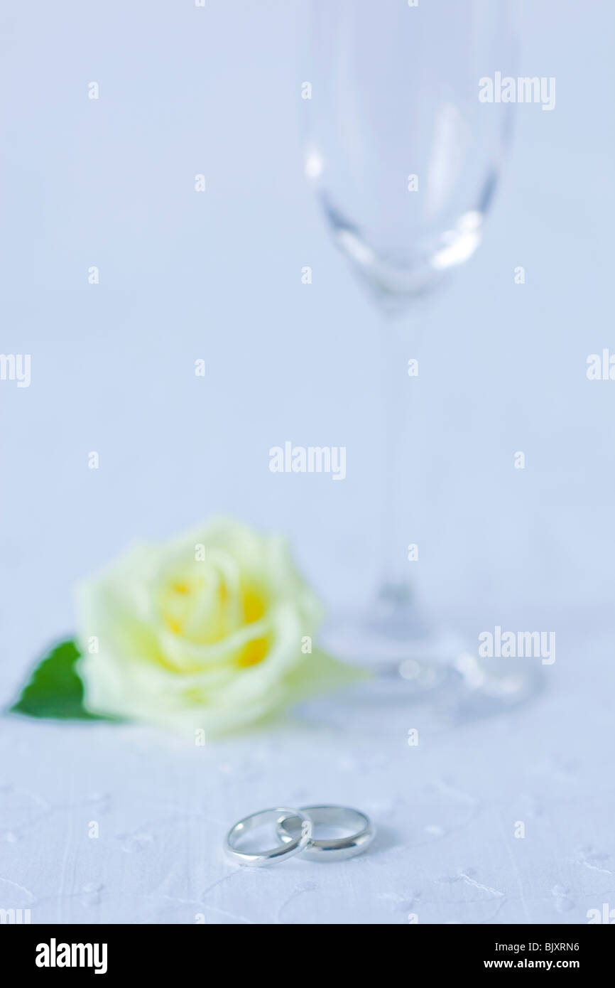 Anneaux de mariage Banque de photographies et d’images à haute ...