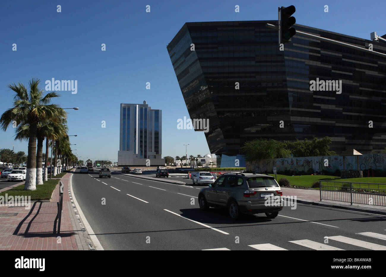 Immeuble de grande hauteur doha Banque de photographies et d’images à ...