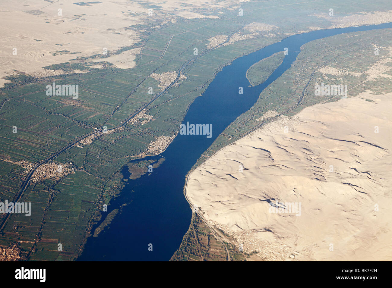Vue aérienne de la rivière du Nil près d'Assouan Photo Stock - Alamy