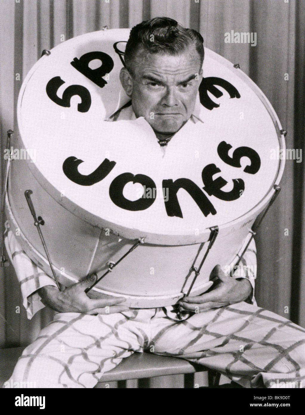 Spike jones Banque de photographies et d’images à haute résolution - Alamy