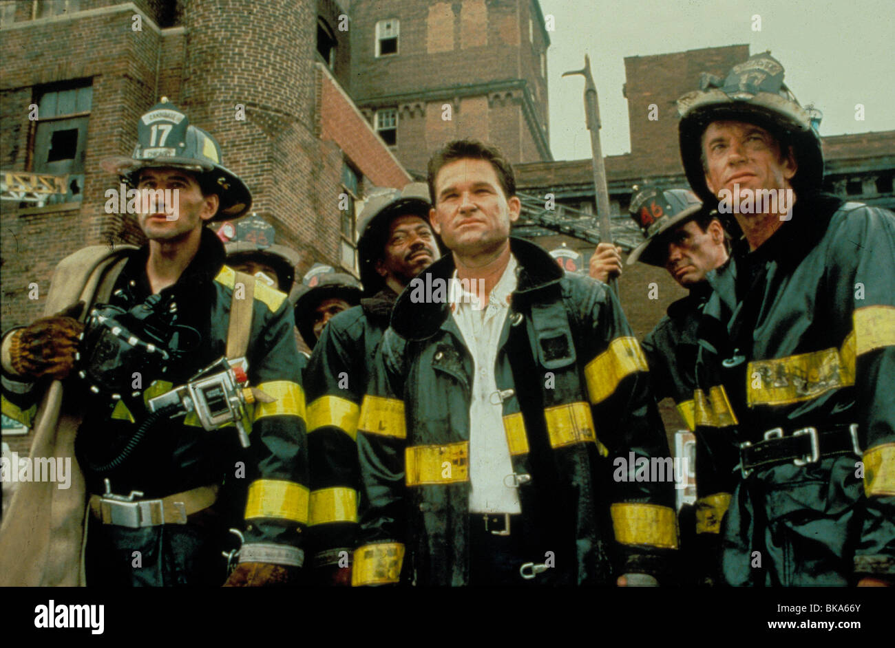 Backdraft kurt russell 1991 Banque de photographies et d’images à haute ...