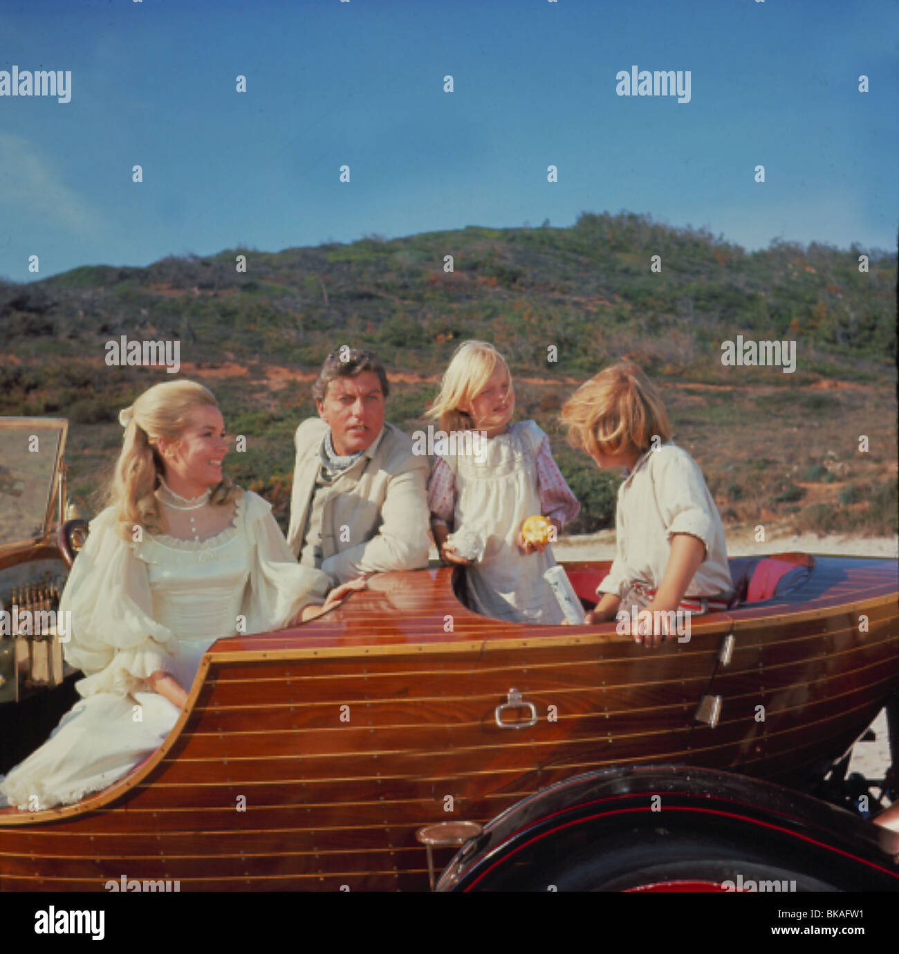 CHITTY CHITTY BANG BANG (1968) SALLY ANN HOWES, Dick Van Dyke, HEATHER ...
