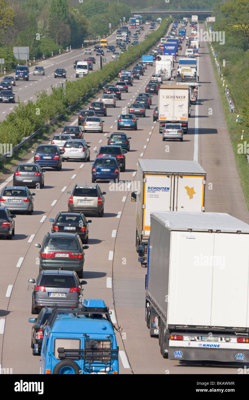 Embouteillage de camions Banque de photographies et d’images à haute ...