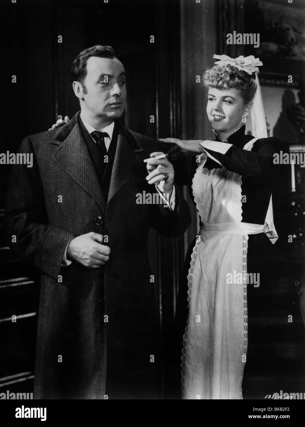 GASLIGHT (1944) CHARLES BOYER, Angela Lansbury GSL 003P Photo Stock - Alamy